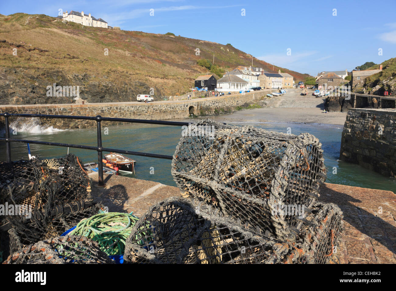 Harbours cornwall hi-res stock photography and images - Alamy