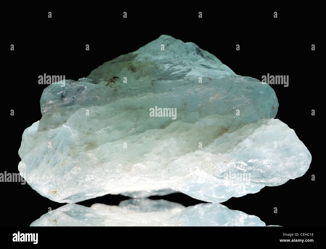 Aquamarine stone hi-res stock photography and images - Alamy
