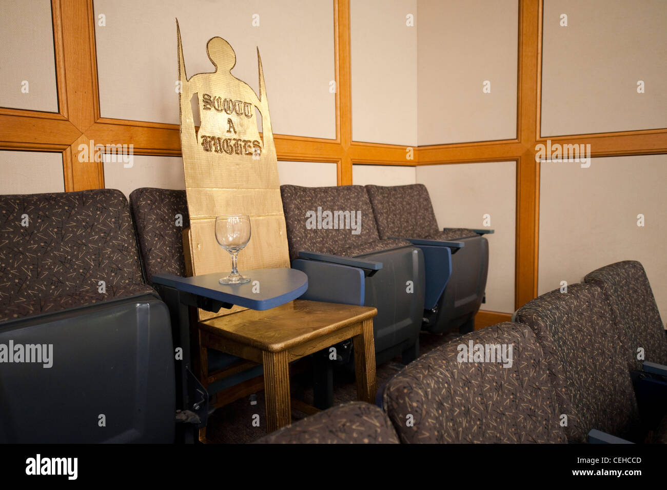 University of cambridge lecture hall hi-res stock photography and ...