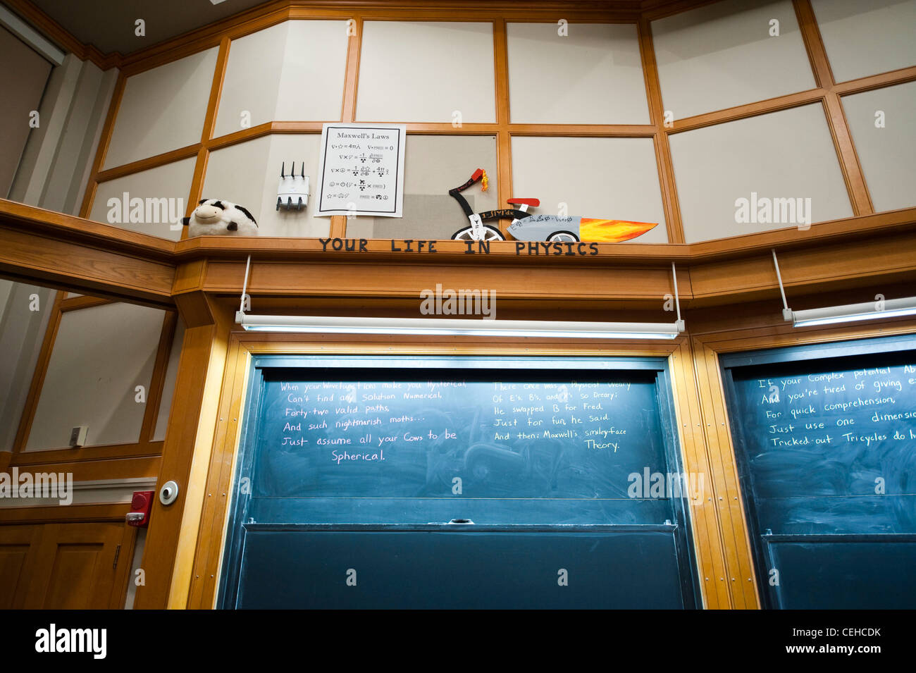 Faraday cage hi-res stock photography and images - Alamy