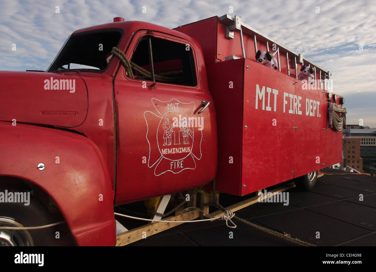 MIT hackers placed a life-size fire engine on the Great Dome for the ...