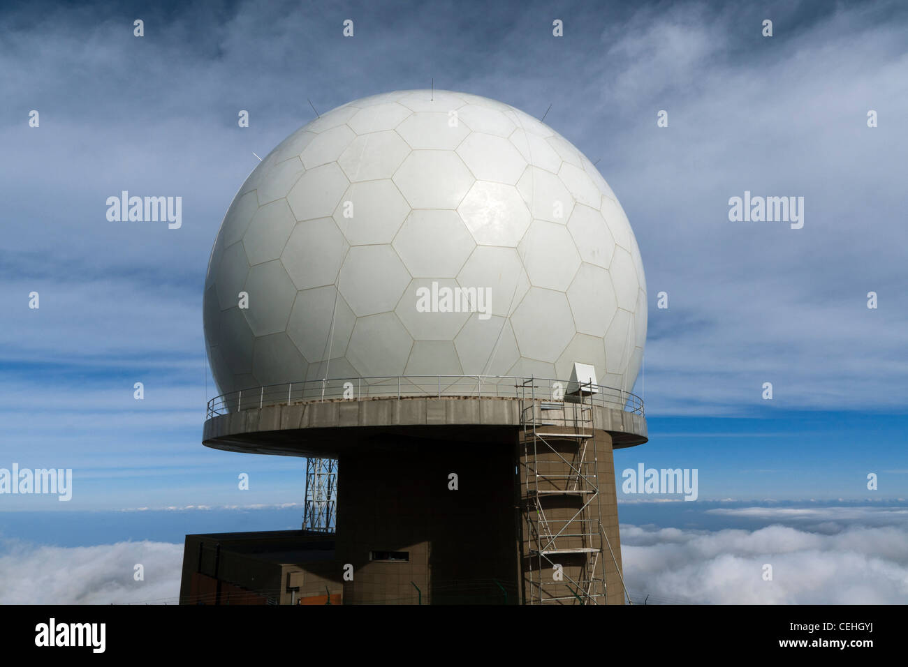 Radar station hi-res stock photography and images - Alamy