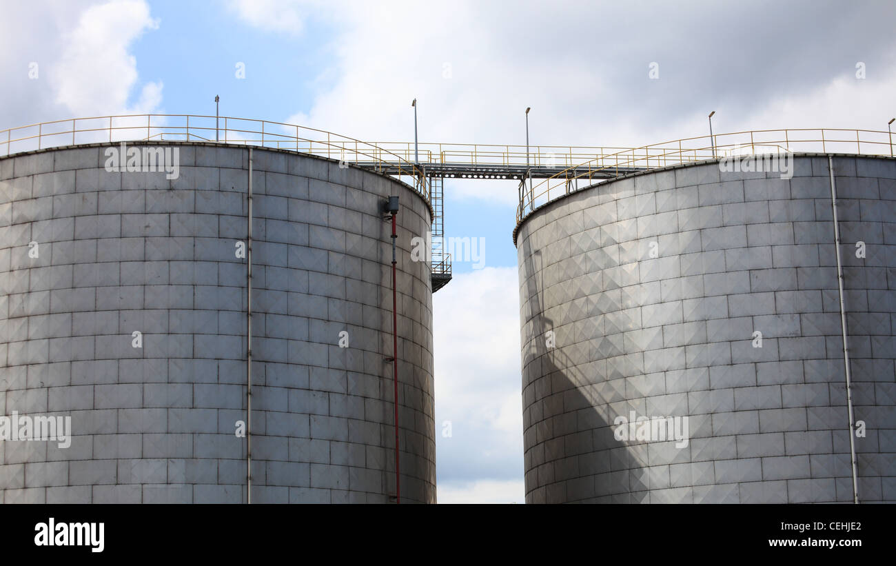 Industry storage tank hi-res stock photography and images - Alamy