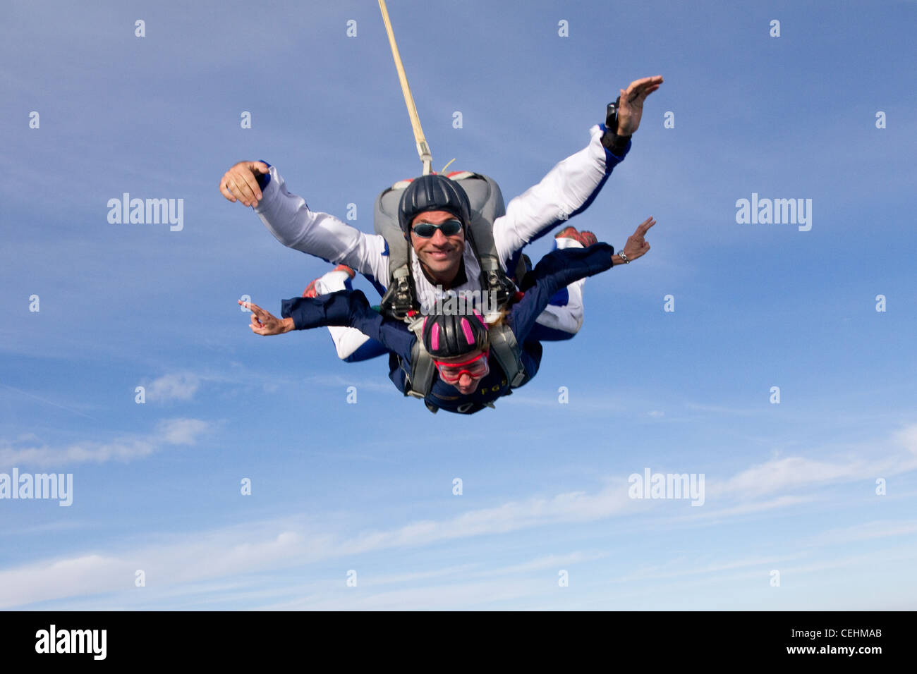 Tandem skydivers couple having fun hi-res stock photography and images ...