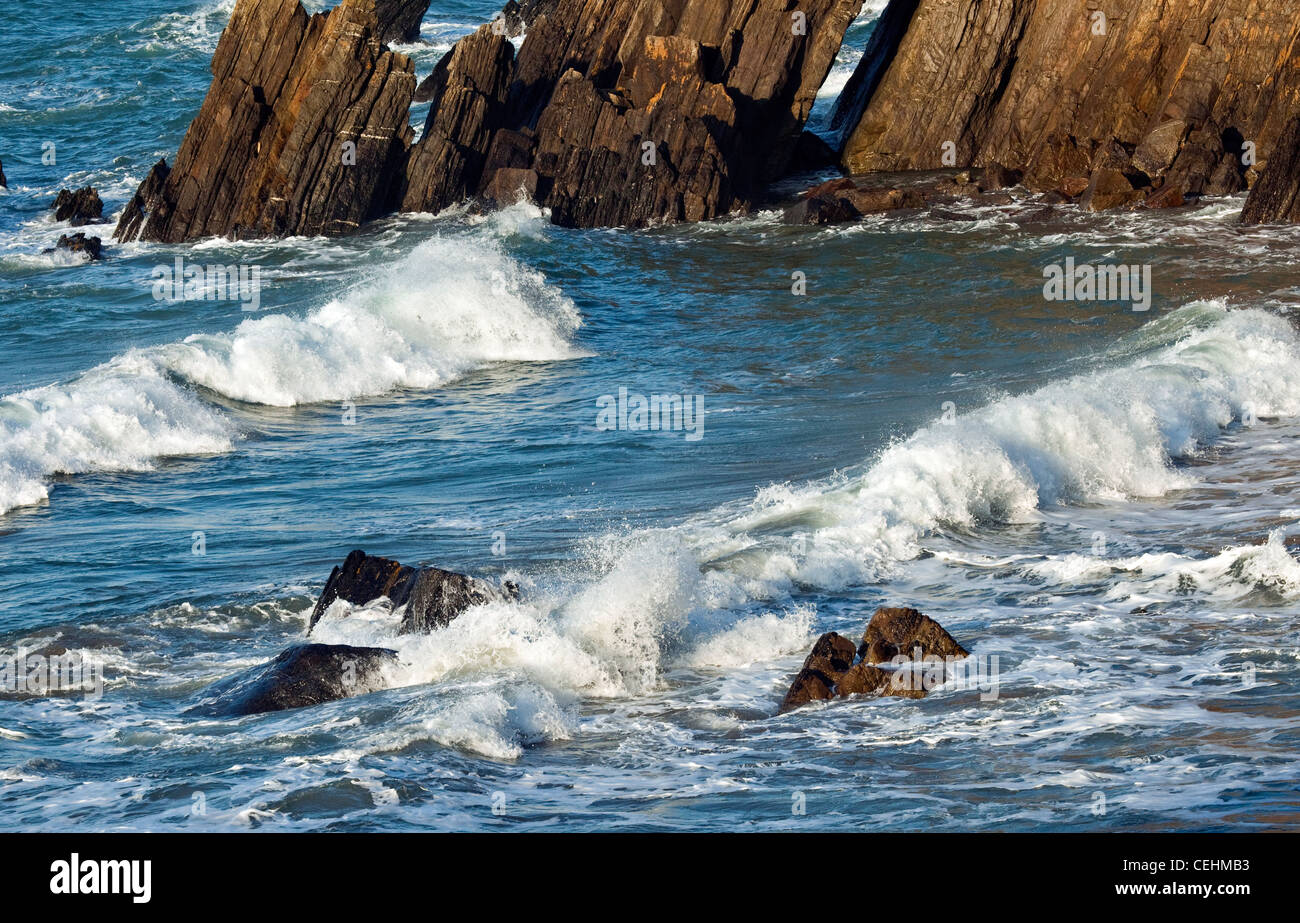 Marloes Sands high tide around Raggle Rocks and Gateholm Stack ...