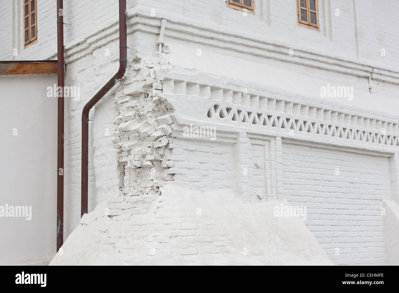 Brick wall conner is demolished at the building Stock Photo - Alamy
