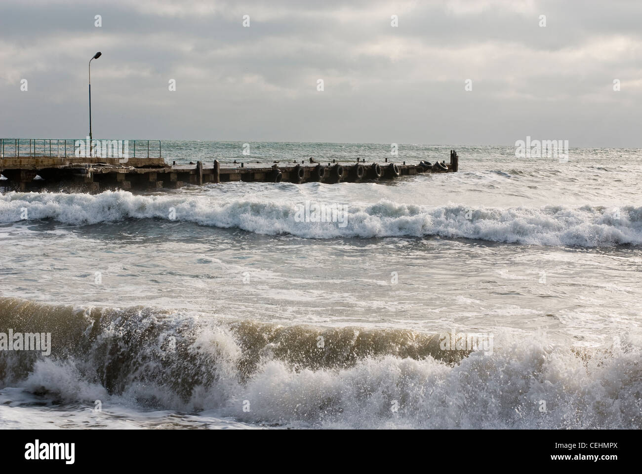 Cold winter storm and the ocean mooring Stock Photo - Alamy