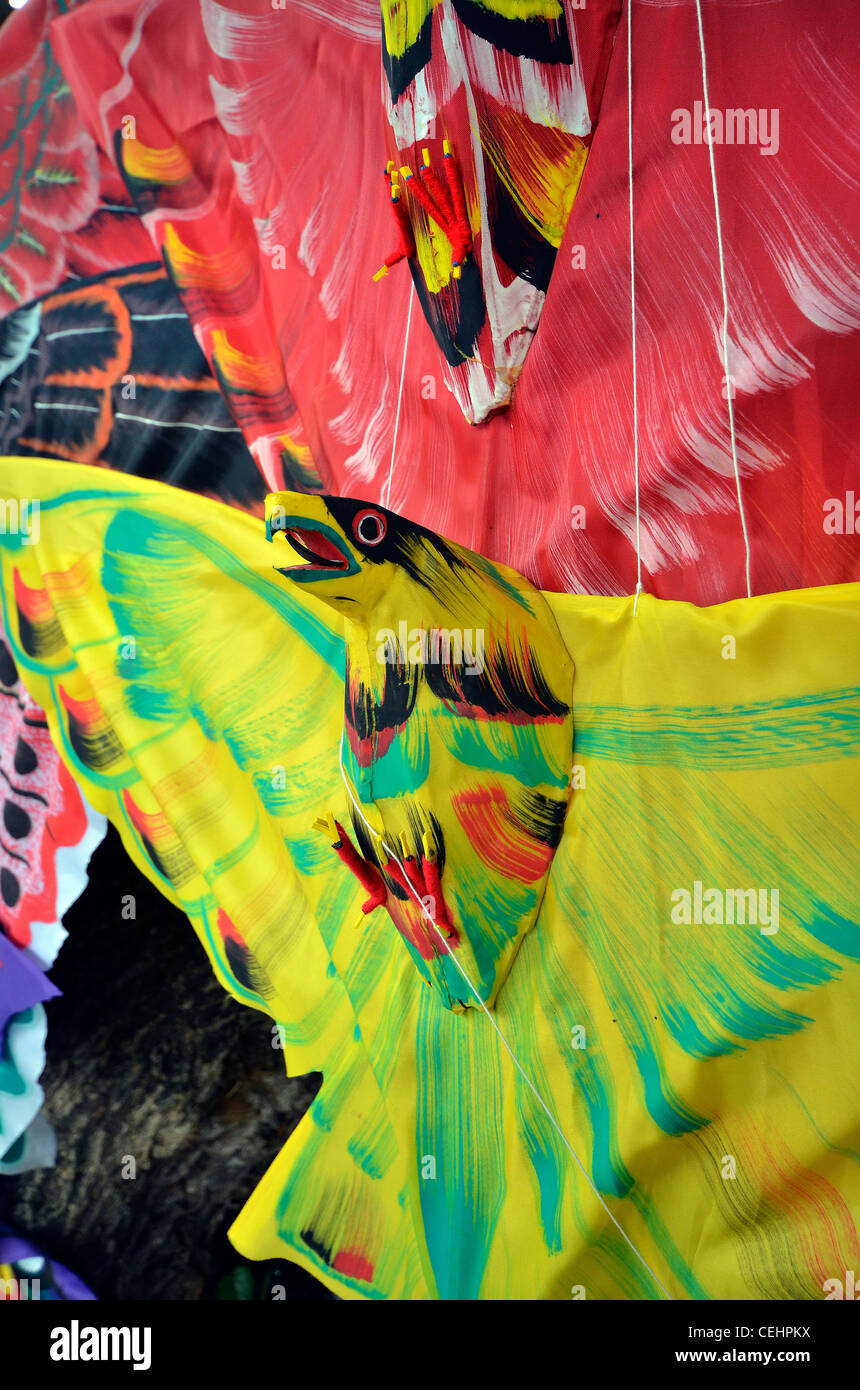 Coloured kites hi-res stock photography and images - Alamy