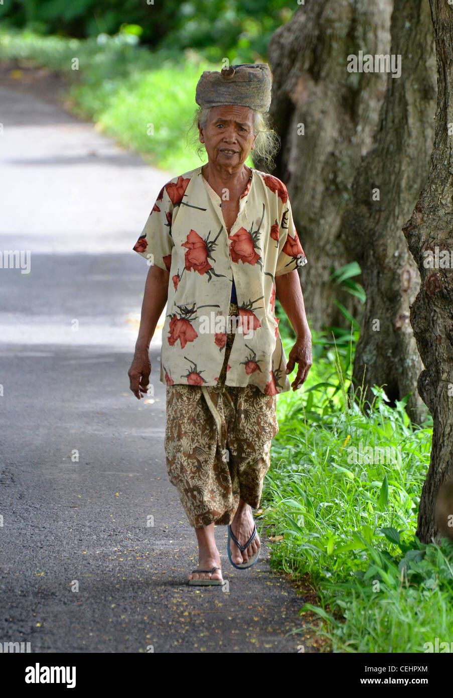 Balinese old woman bali High Resolution Stock Photography and Images ...