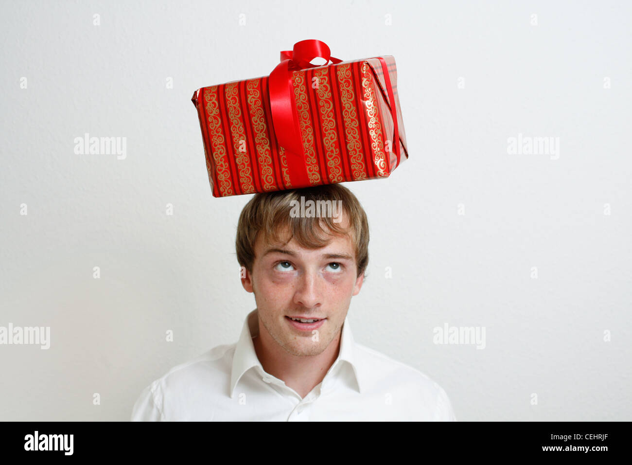 Top guess hi-res stock photography and images - Alamy