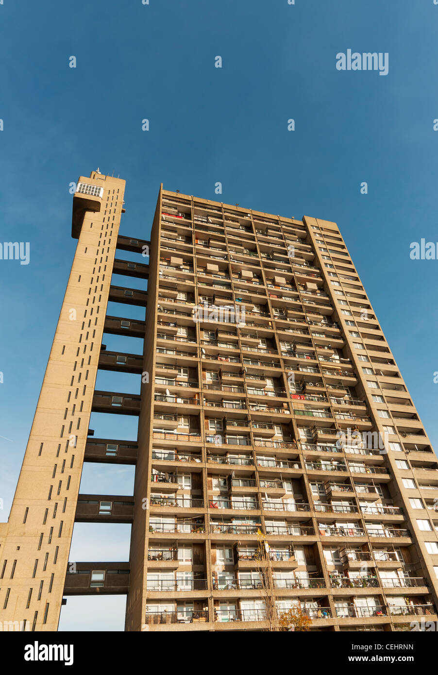 Trellick tower flats north kensington hi-res stock photography and ...