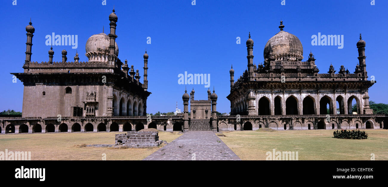 ibrahim roza rauza islamic tomb bijapur karnataka india Stock Photo - Alamy