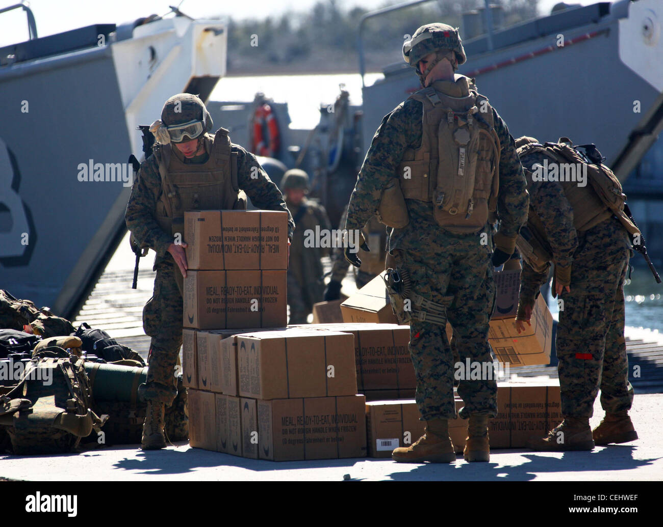 Combat logistics battalion 24 hi-res stock photography and images - Alamy