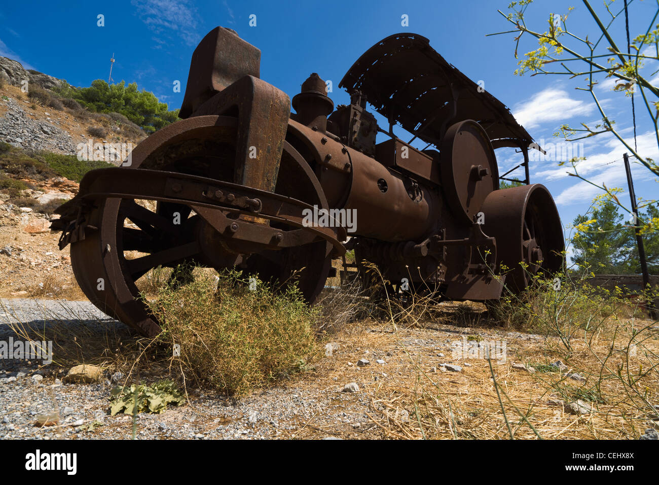 Abandoned machinery hi-res stock photography and images - Alamy