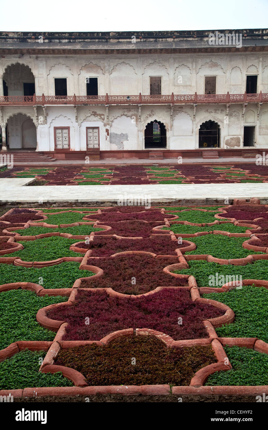 Traditional indian garden hi-res stock photography and images - Alamy