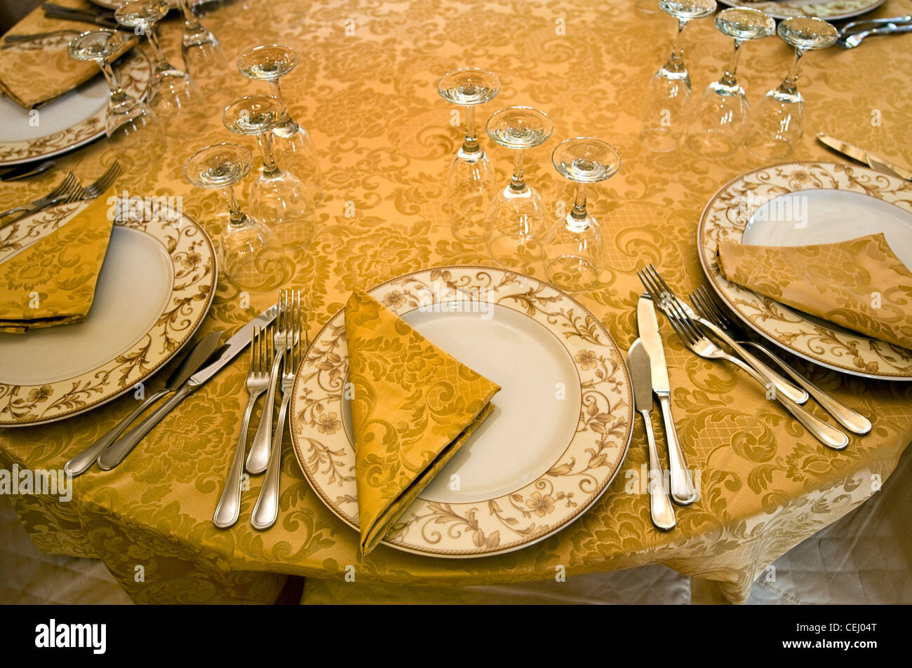 table at wedding ceremony Stock Photo - Alamy