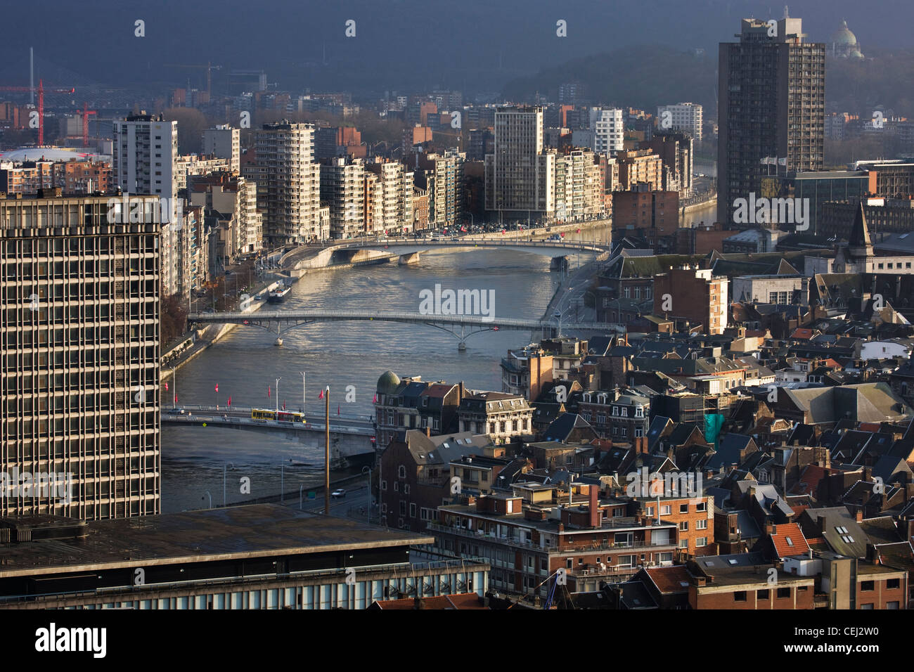 Bridge over river city hi-res stock photography and images - Alamy