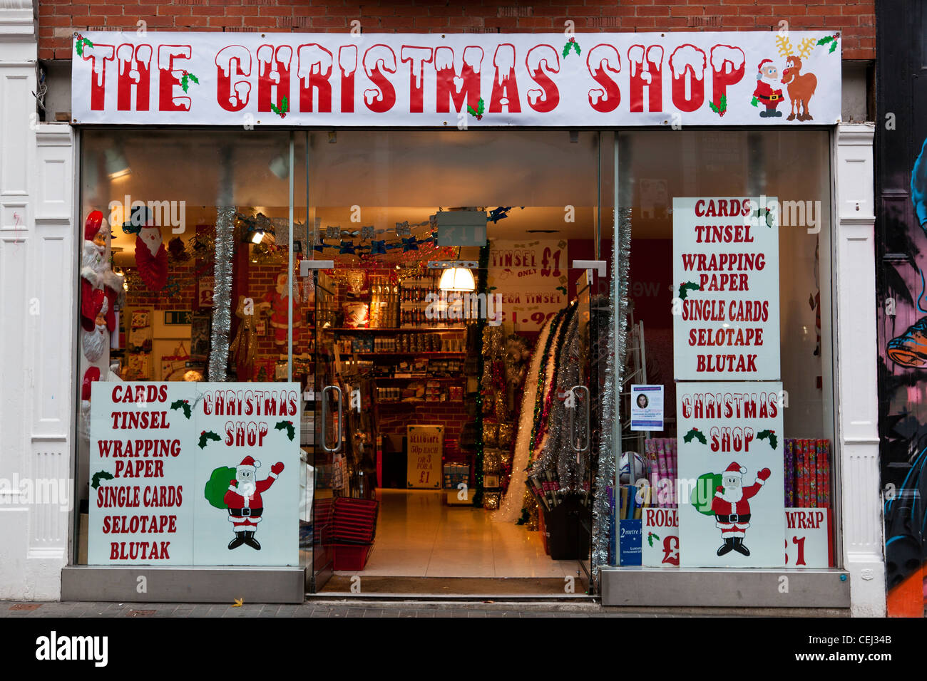 Shop selling christmas decorations hi-res stock photography and images ...