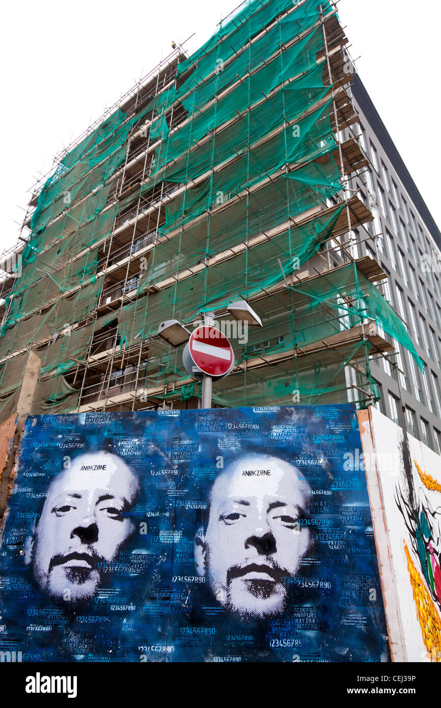 Site hoarding hi-res stock photography and images - Alamy