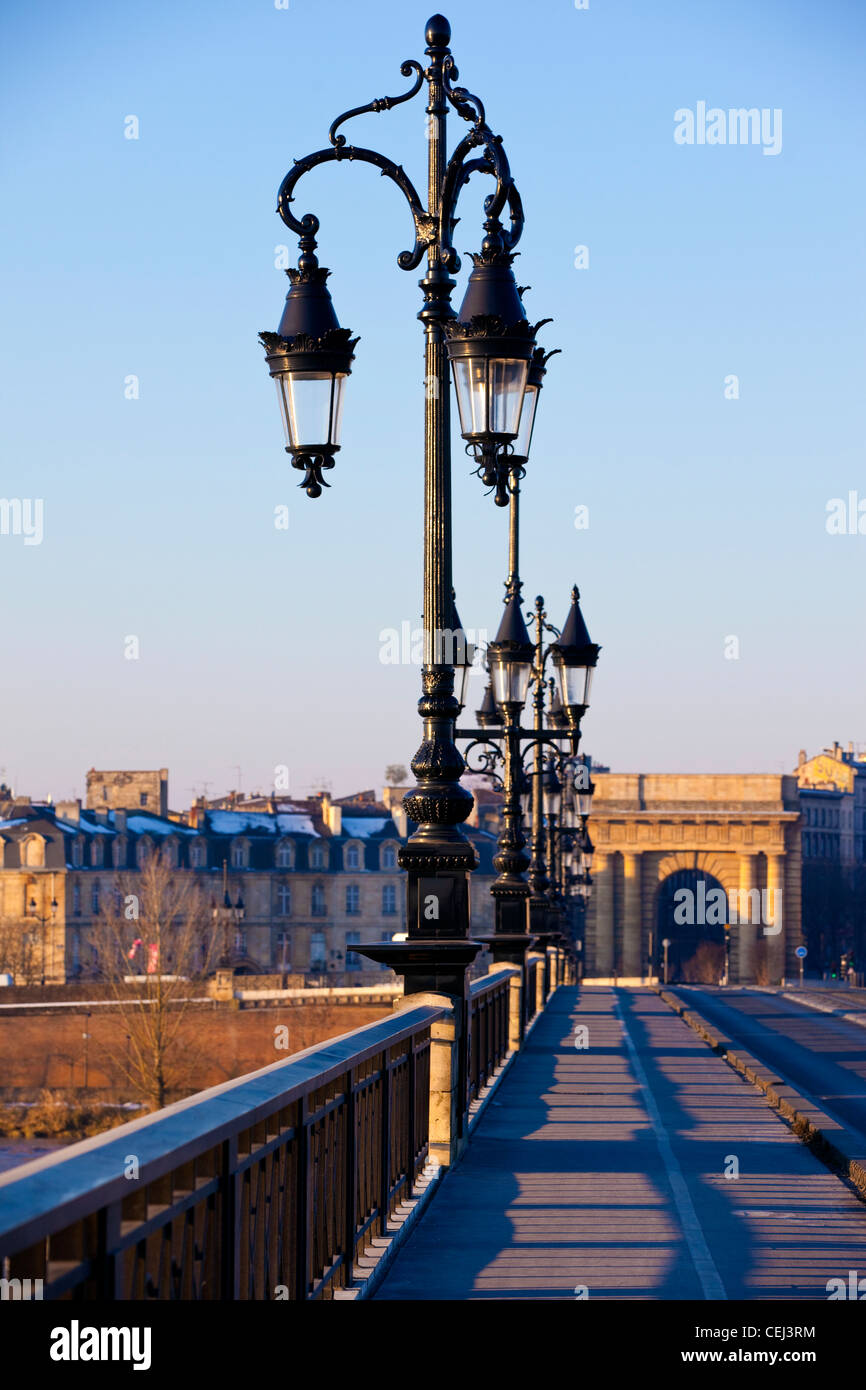 Pont de Pierre bridge crossing La Garonne River, Bordeaux, France Stock ...