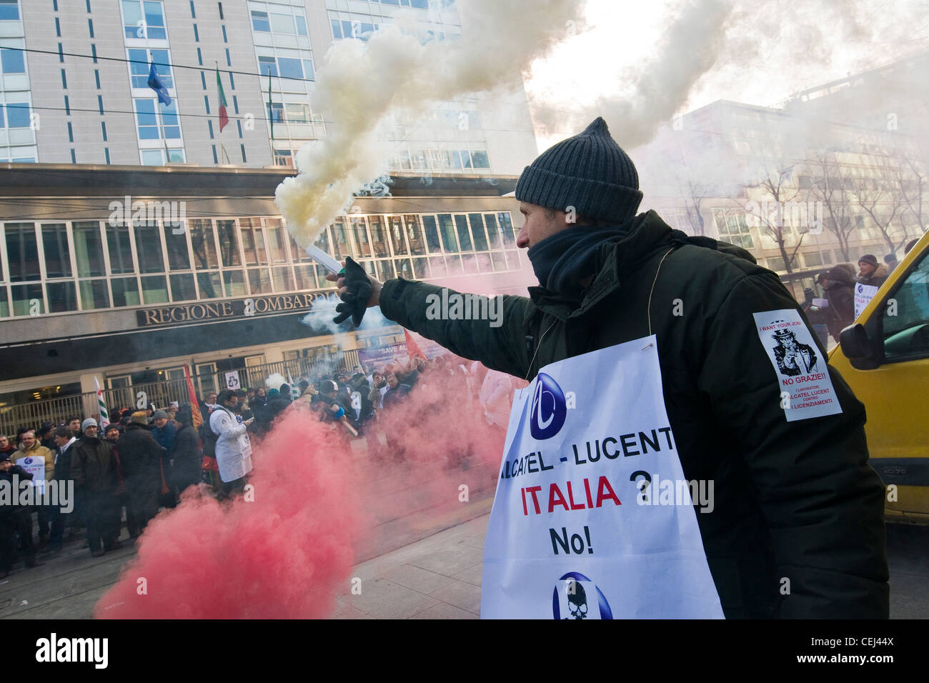 Workers strike italy hi-res stock photography and images - Alamy