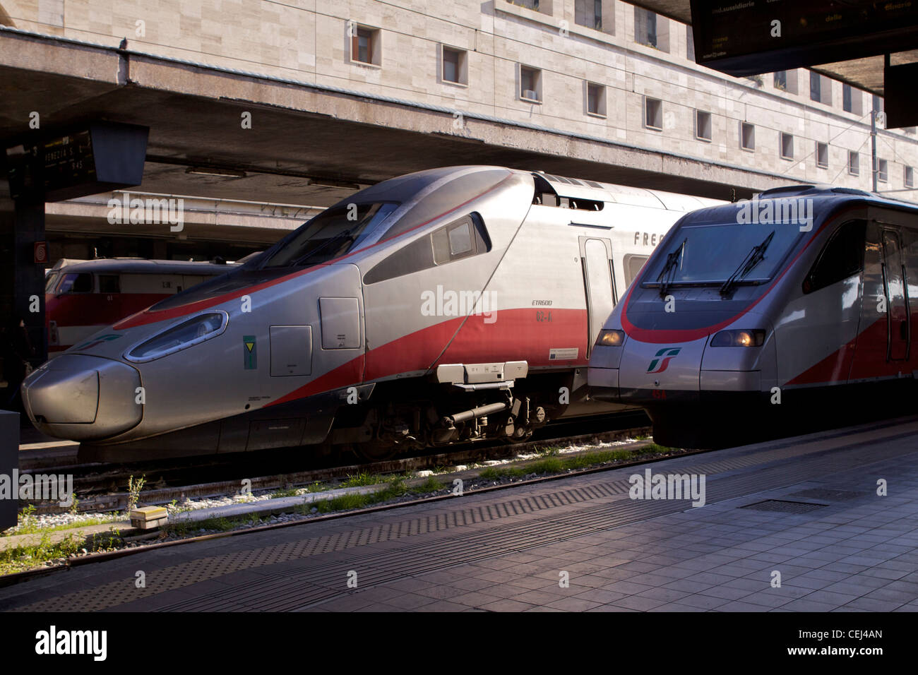 Frecciarossa hi-res stock photography and images - Alamy