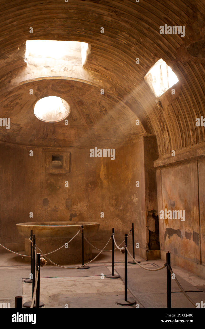 Apsidal hi-res stock photography and images - Alamy