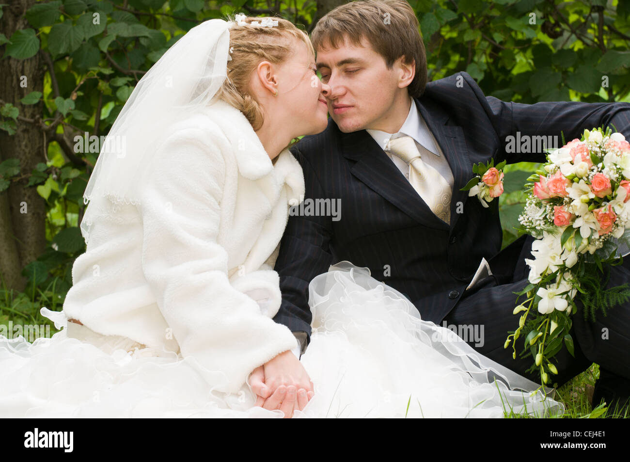 Beautiful green wedding bouquet hi-res stock photography and images - Alamy