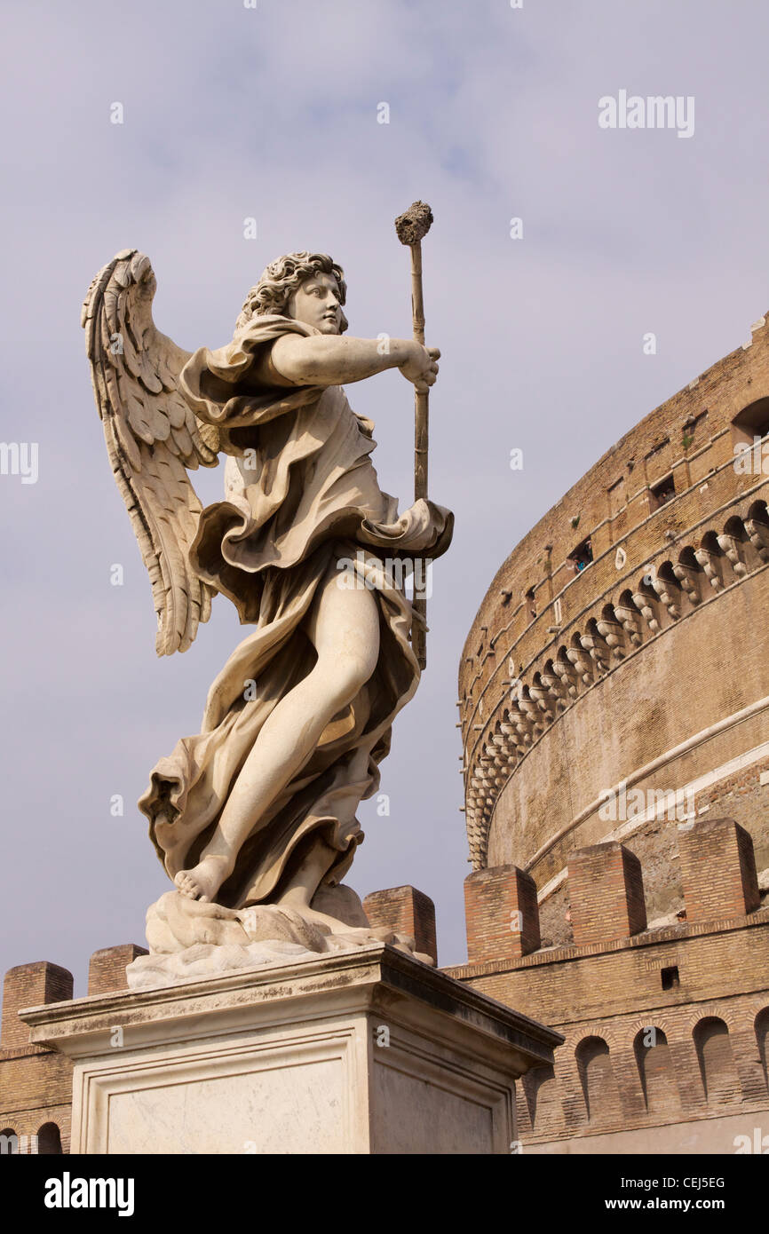 Figure of angel with the sponge hi-res stock photography and images - Alamy