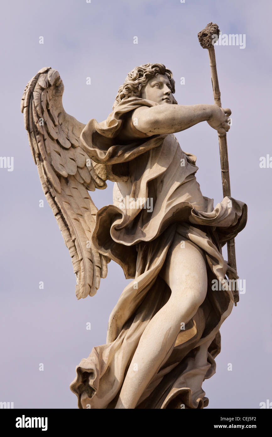 Roman female angel sculpture hi-res stock photography and images - Alamy