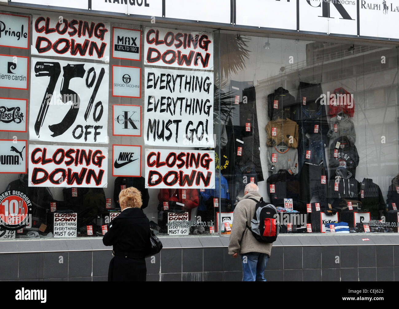 Shops closing down hi-res stock photography and images - Alamy