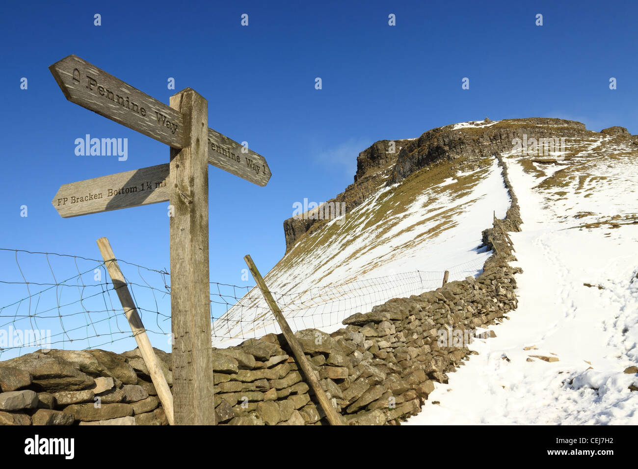Pennine way sign hi-res stock photography and images - Alamy