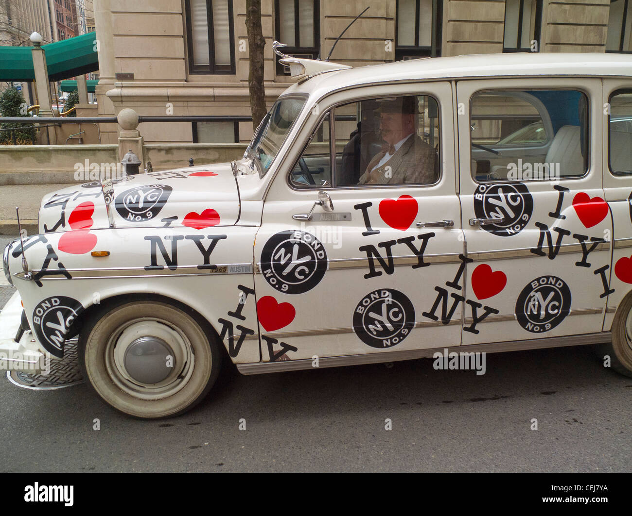 Love new york logo hi-res stock photography and images - Alamy