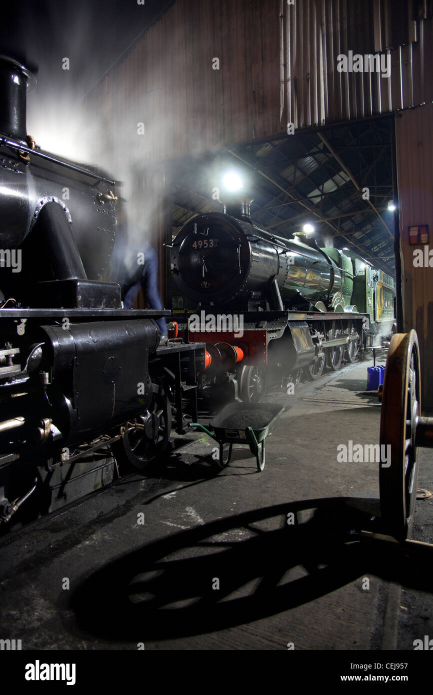 Steam locomotives at night hi-res stock photography and images - Alamy