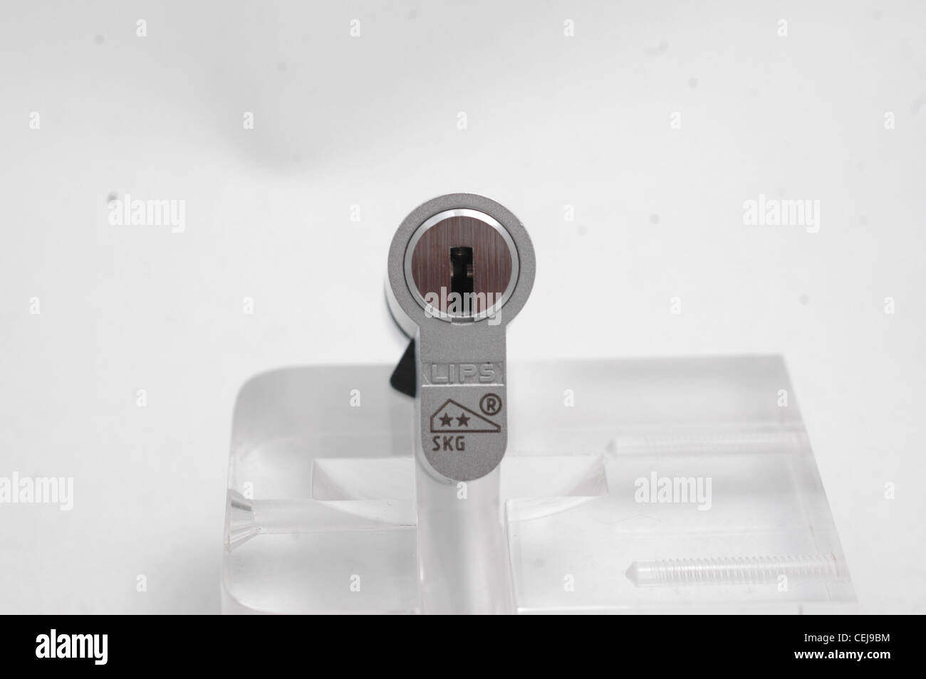 Locked lips hi-res stock photography and images - Alamy