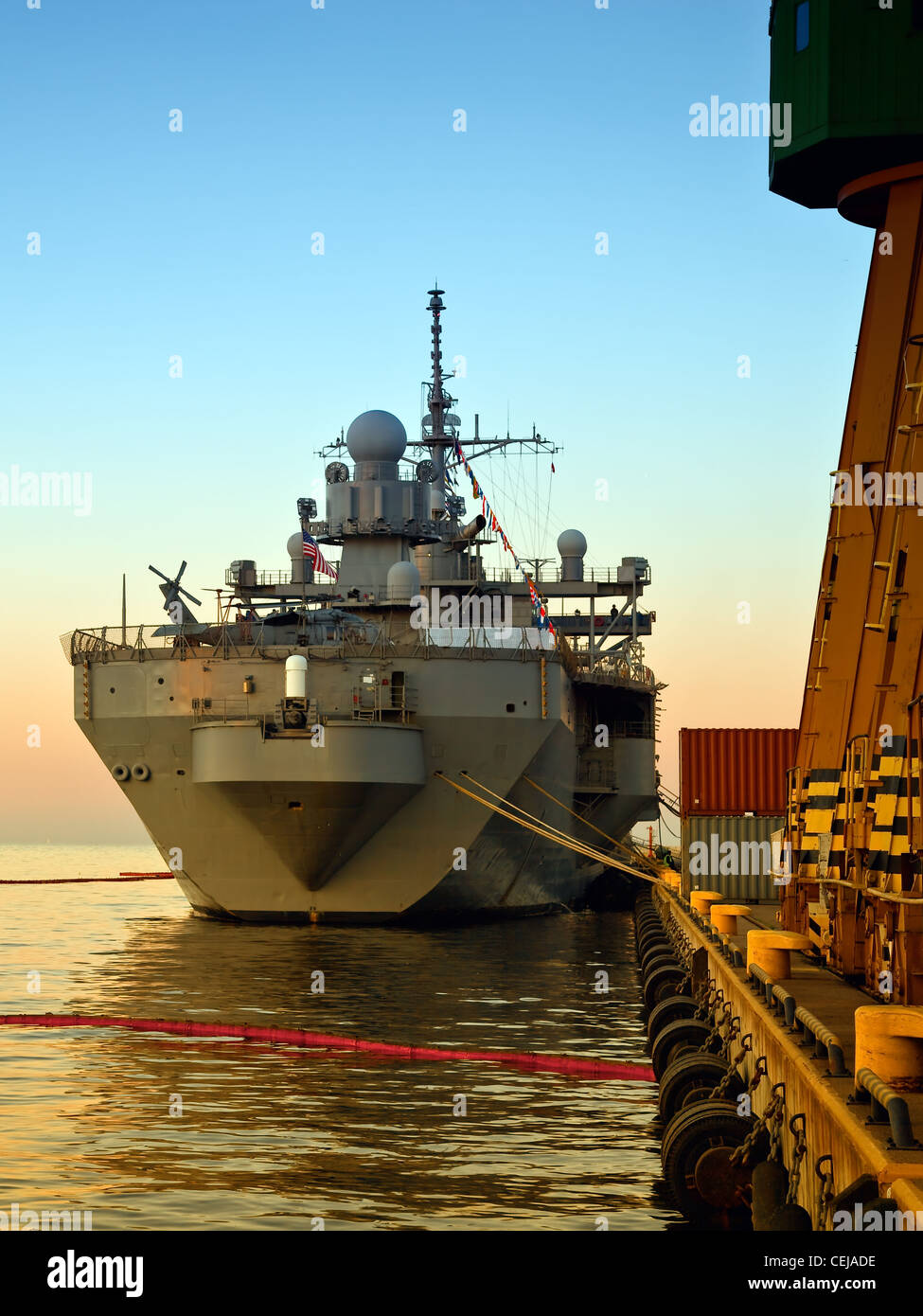 Warship in port hi-res stock photography and images - Alamy