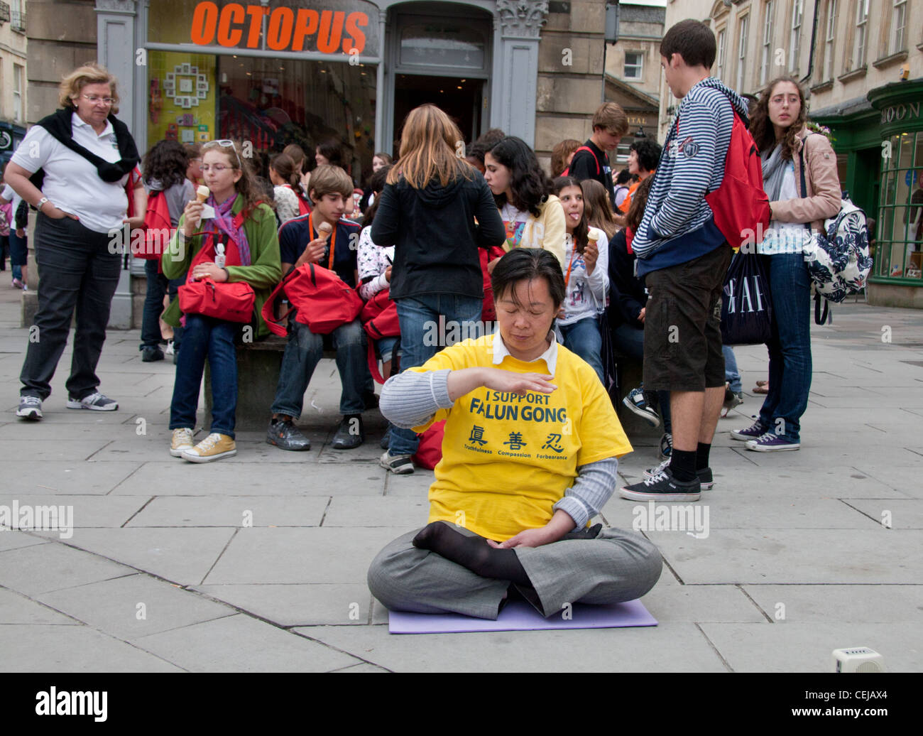 Falun Gong Uk Stock Photos & Falun Gong Uk Stock Images - Alamy