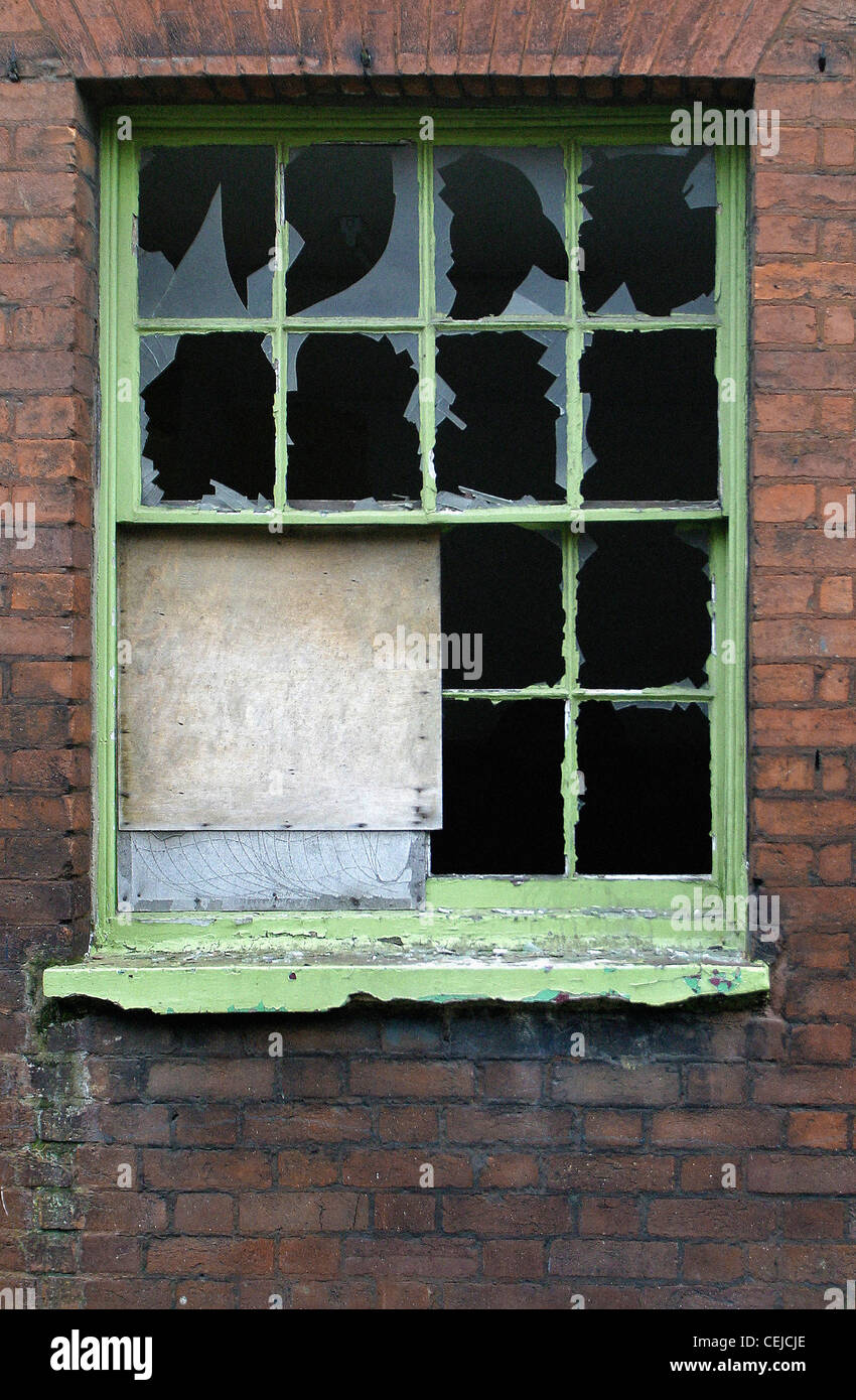 broken glass, old building, vandalised Stock Photo - Alamy