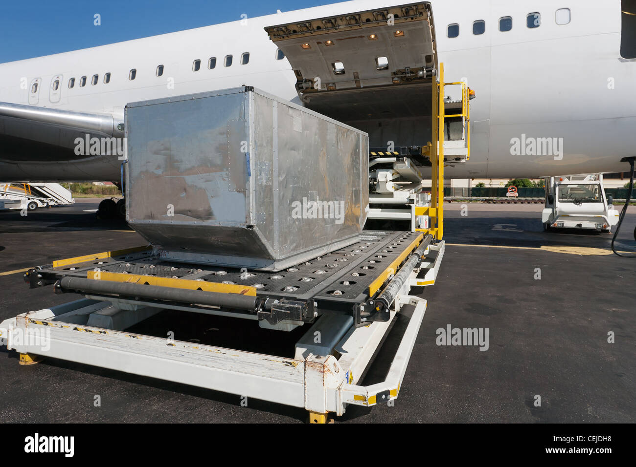 Loading platform of air freight to the aircraft Stock Photo - Alamy
