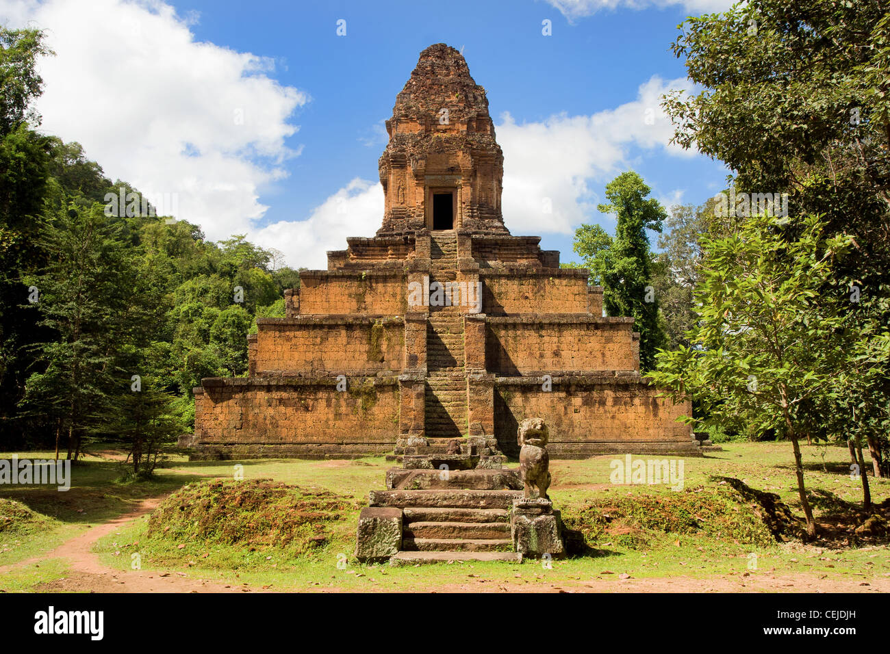 Baksei Chamkrong, 10th century Hindu pyramid temple in Cambodia, Siem ...