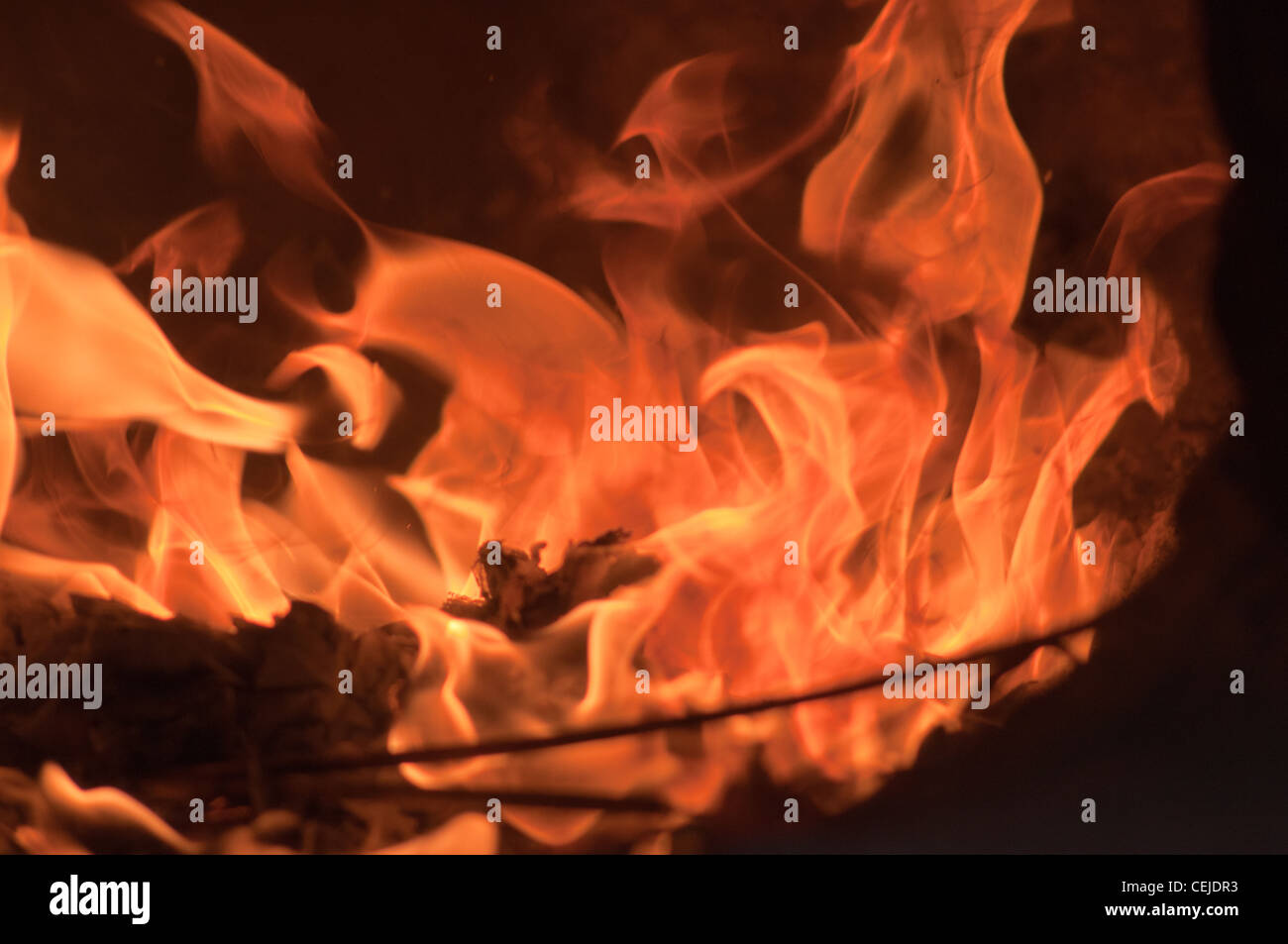 Red flame fire hi-res stock photography and images - Alamy