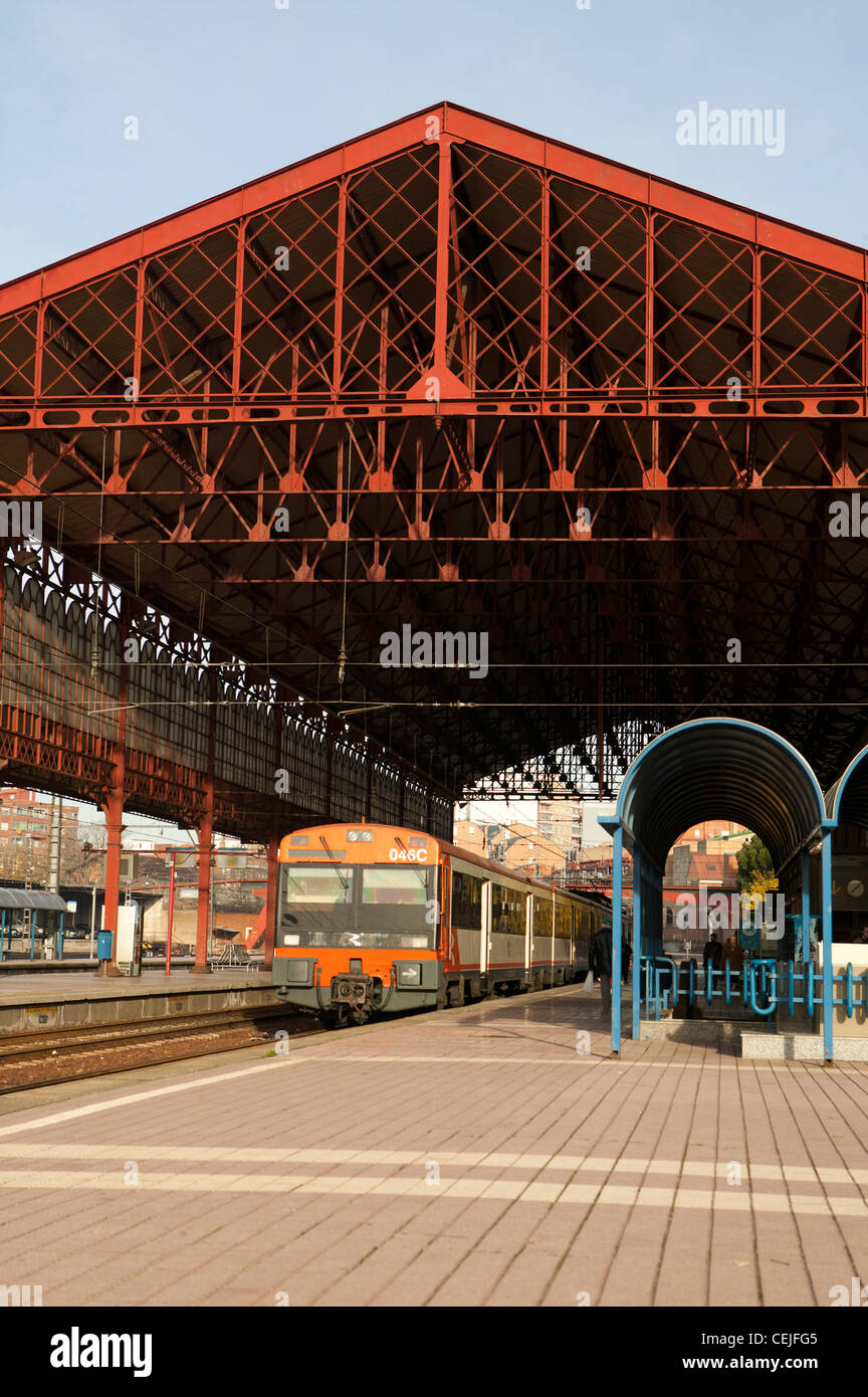 Leon Spain train gare station rail tramway voyager transport modern ...