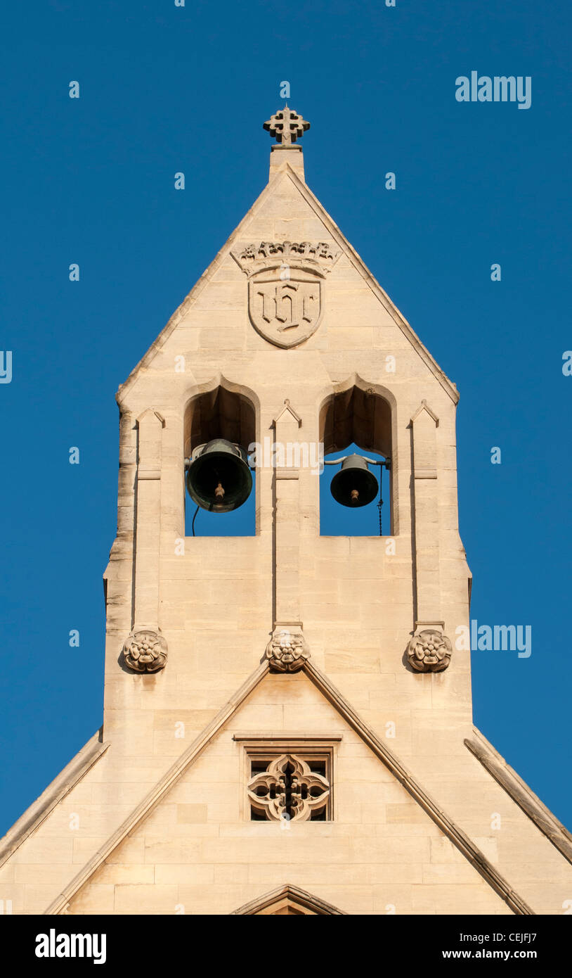 Knightsbridge church hi-res stock photography and images - Alamy