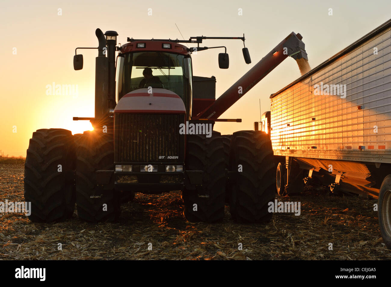 Grain Wagons Stock Photos & Grain Wagons Stock Images - Alamy