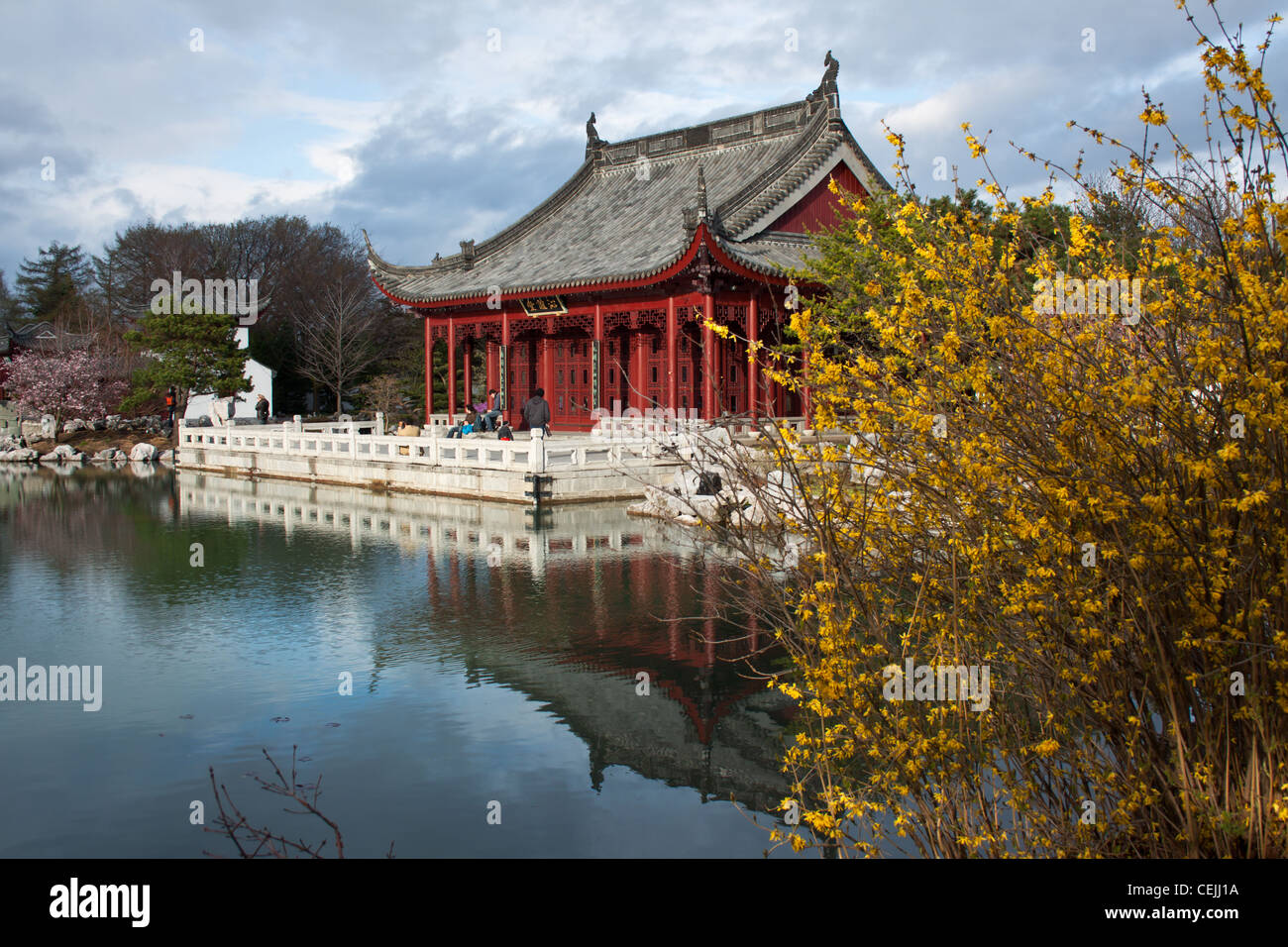 Chinese pavilion architecture hi-res stock photography and images - Alamy