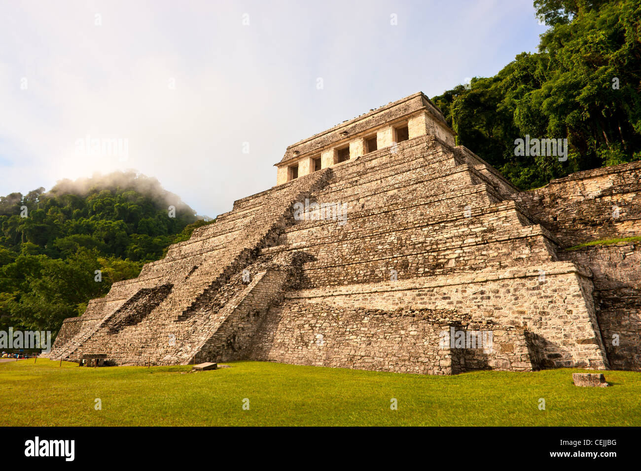 Ancient mayan pyramid detail hi-res stock photography and images - Alamy