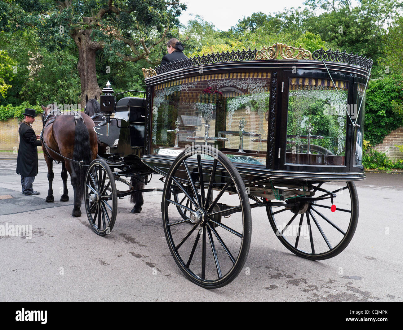 Horse drawn funeral carriage hi-res stock photography and images - Alamy