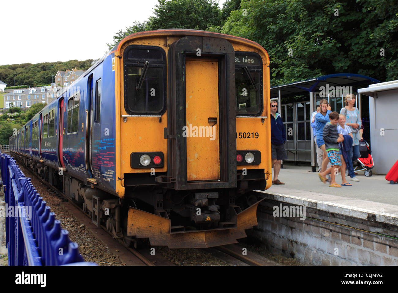 150219 First Great Western Trains St Ives, Cornwall Stock Photo - Alamy