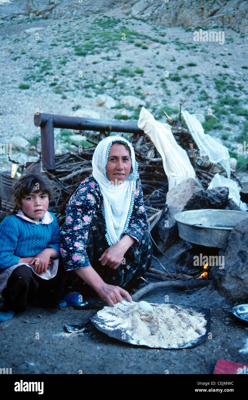 Turkish woman in head dress hi-res stock photography and images - Alamy
