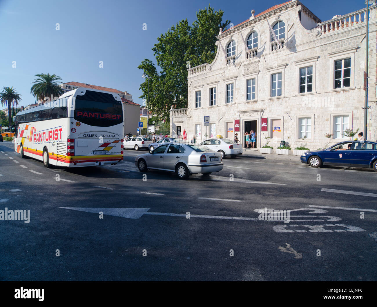 Tourist bus at Old town in Dubrovnic, Croatia Stock Photo - Alamy